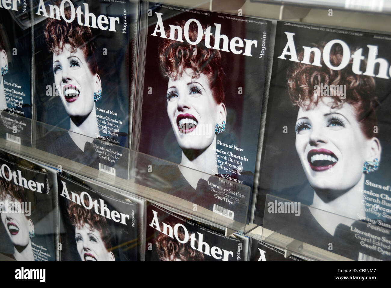 Copies fashion magazine cover hi-res stock photography and images - Alamy