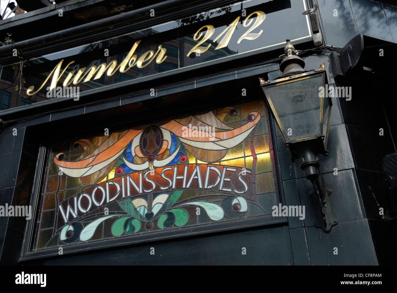 Pub glass window hi-res stock photography and images - Alamy