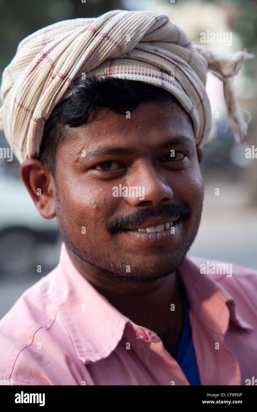 indian man wearing turban Stock Photo - Alamy
