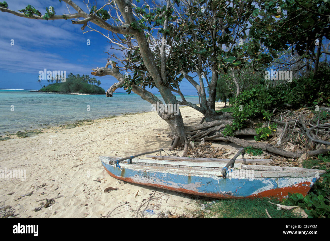 Outrigger canoe cook islands hi-res stock photography and images - Alamy