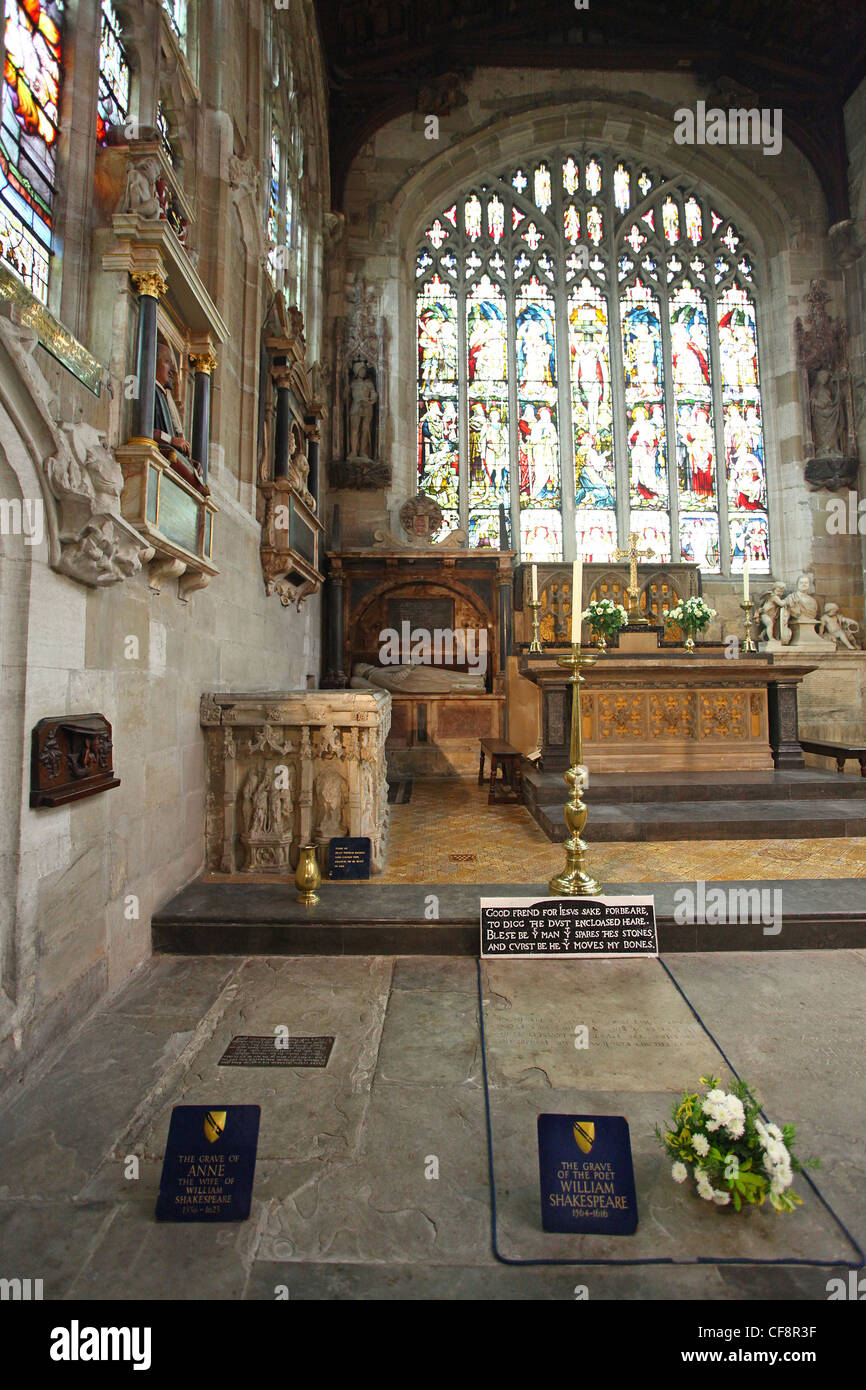 William shakespeare grave hi-res stock photography and images - Alamy