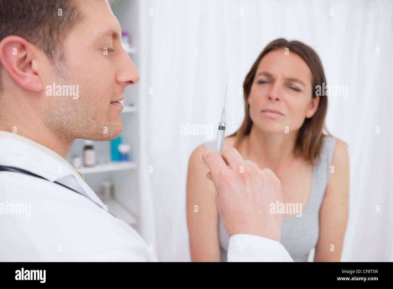 Give injection hi-res stock photography and images - Alamy