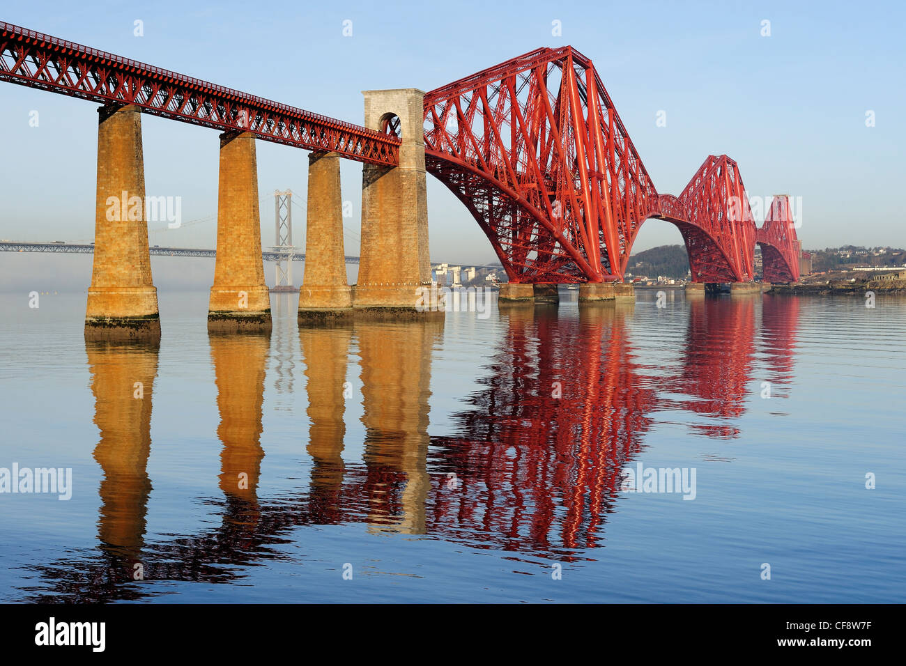 Forth railway bridge across the firth of forth hi-res stock photography ...