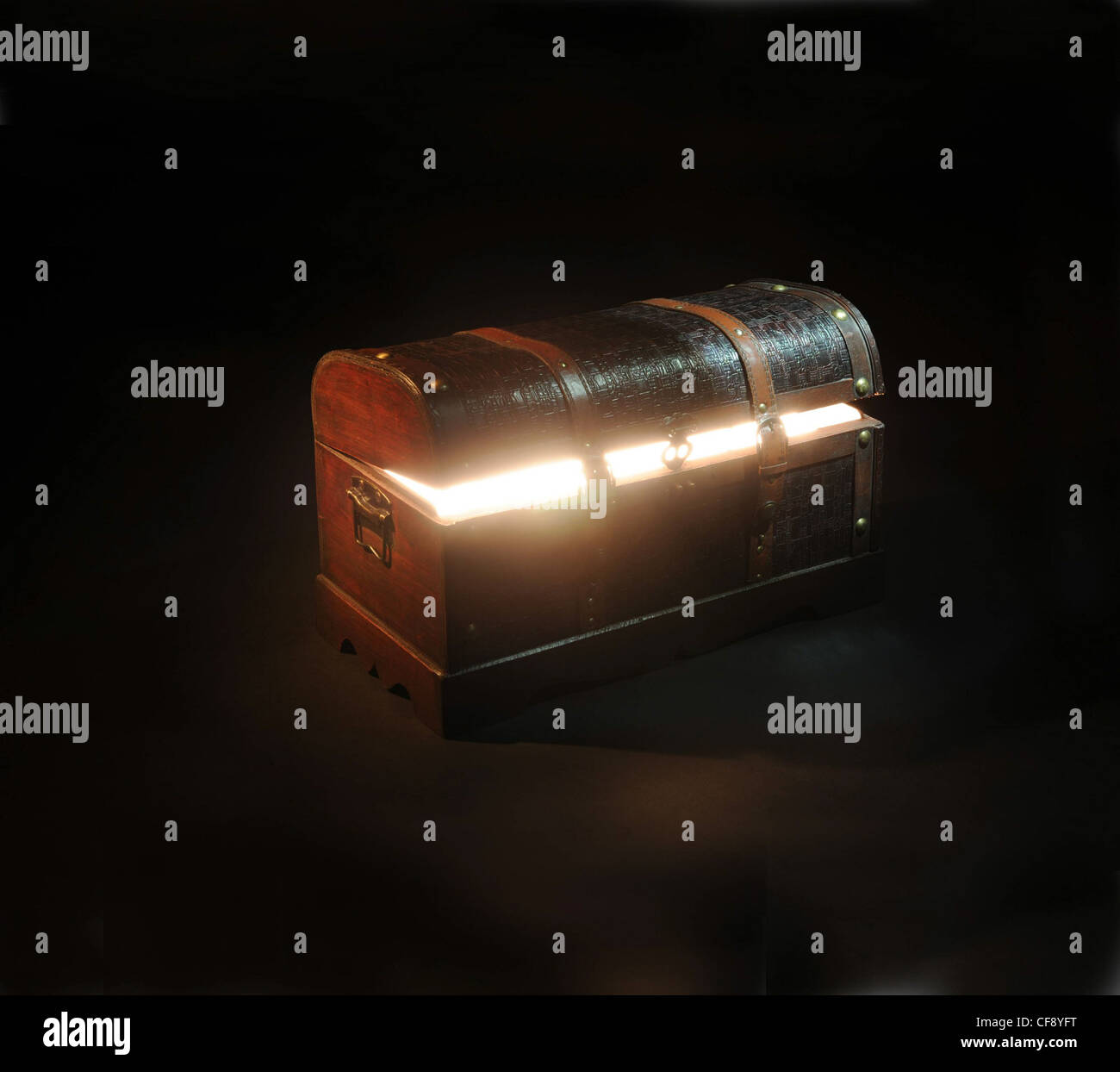 Treasure box hi-res stock photography and images - Alamy