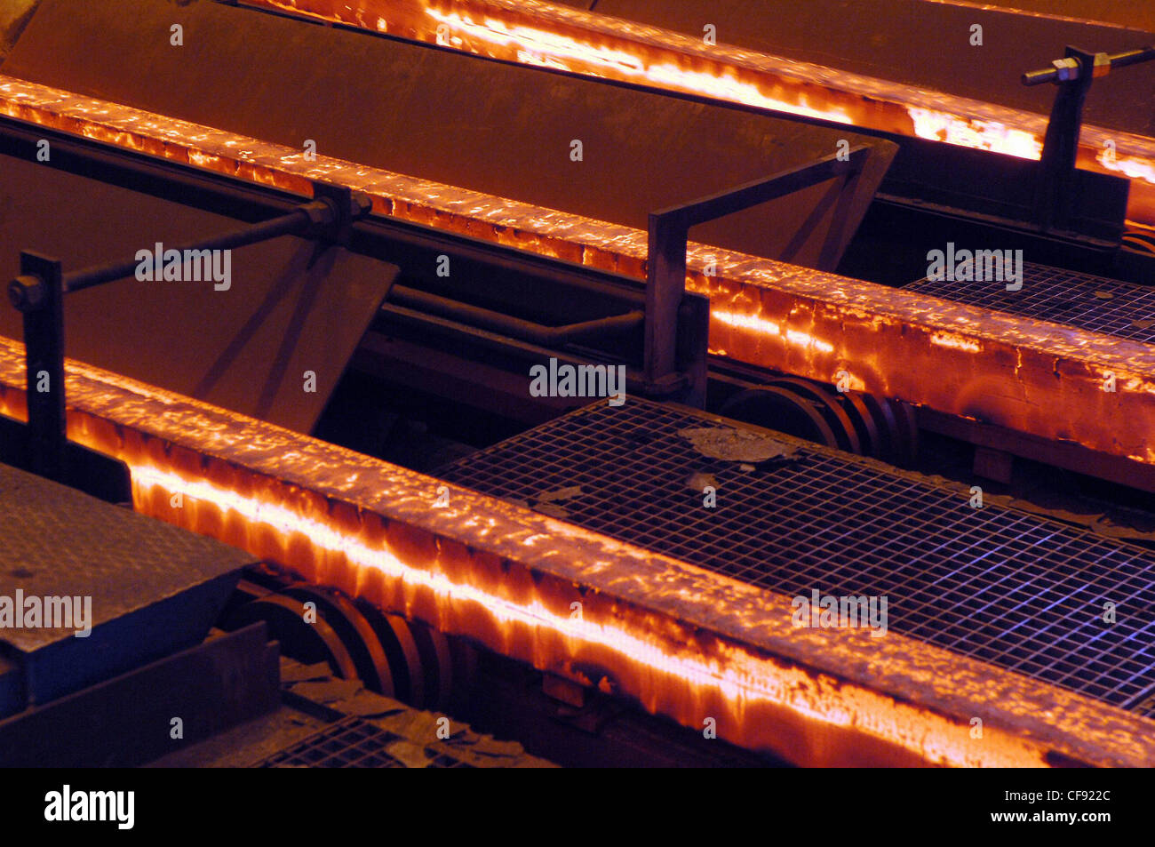 Cast steel factory hi-res stock photography and images - Alamy