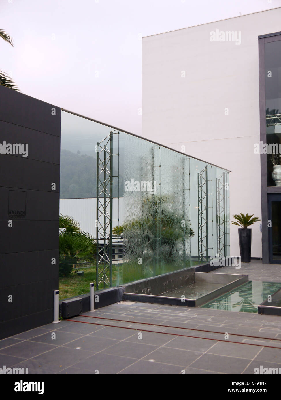 Architectural image of outdoor water feature Stock Photo - Alamy