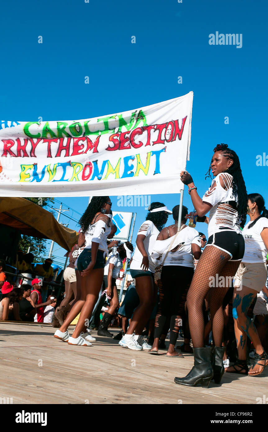 Women Dancing Carnival In Trinidad Stock Photos & Women Dancing ...