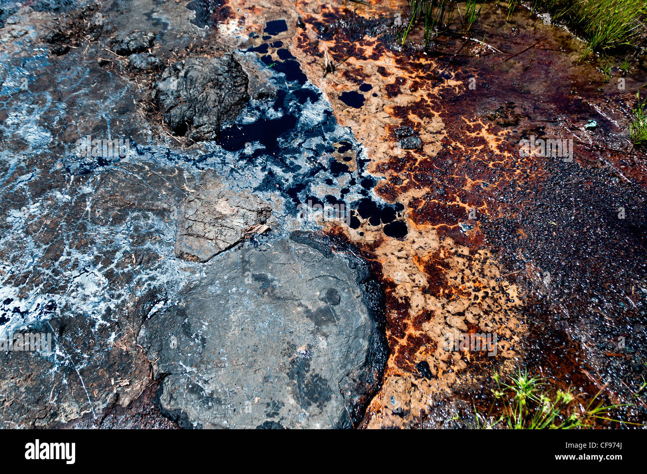 Asphalt pitch lake hi-res stock photography and images - Alamy