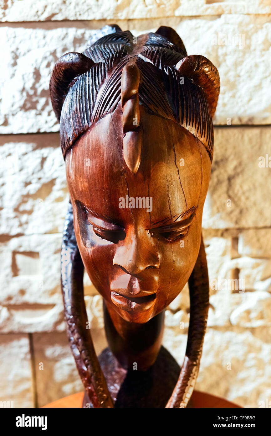 African wood sculpture hi-res stock photography and images - Alamy