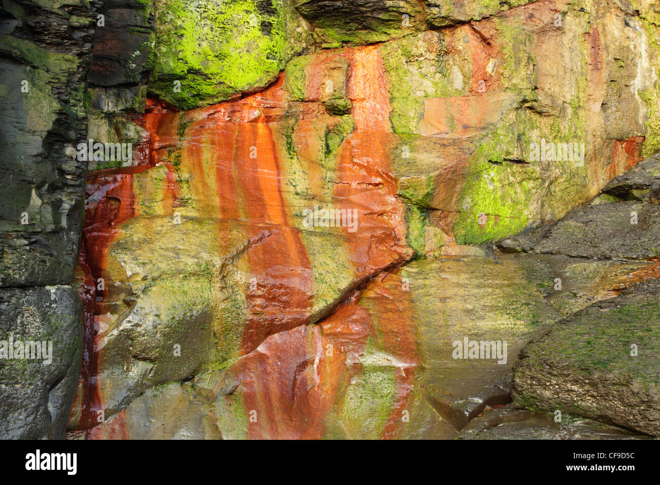 Rock iron staining hi-res stock photography and images - Alamy