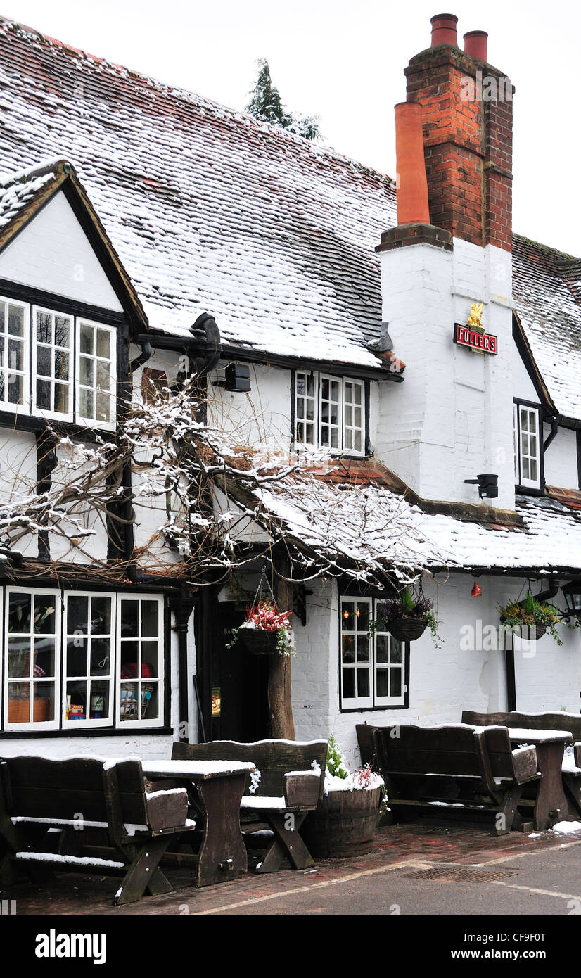 Bull pub in sonning hi-res stock photography and images - Alamy