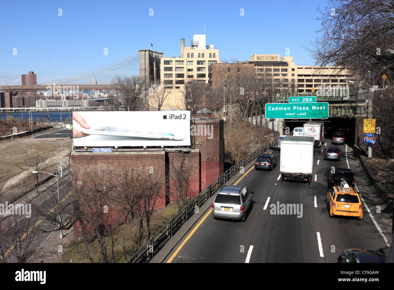 The northbound Brooklyn Queens Expressway approaching the Brooklyn ...