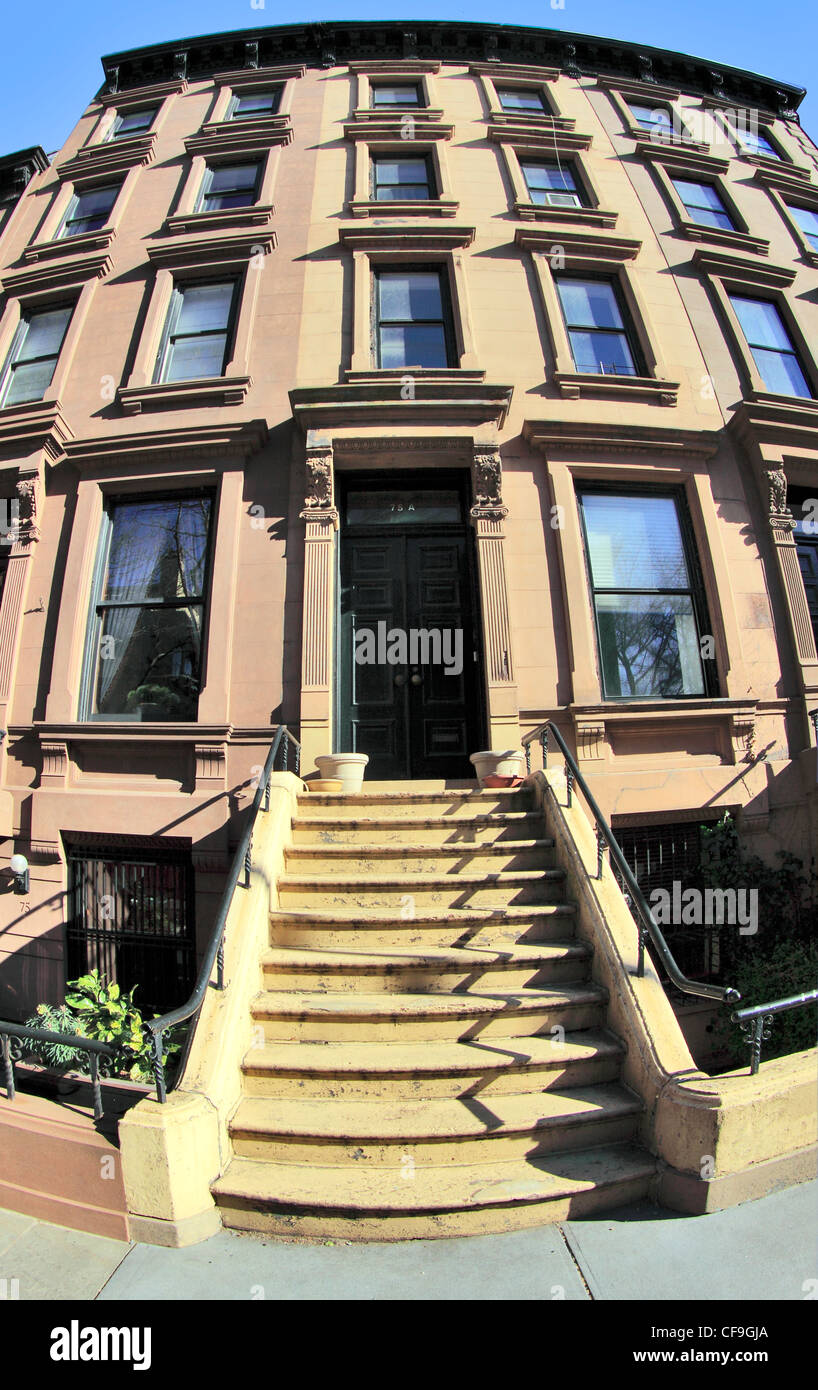Brownstone building hi-res stock photography and images - Alamy