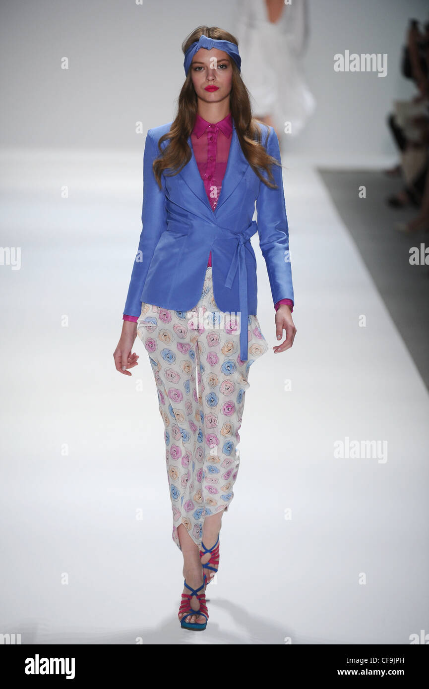 Luca Luca New York Ready to WearSpringSummer 2012 Stock Photo - Alamy