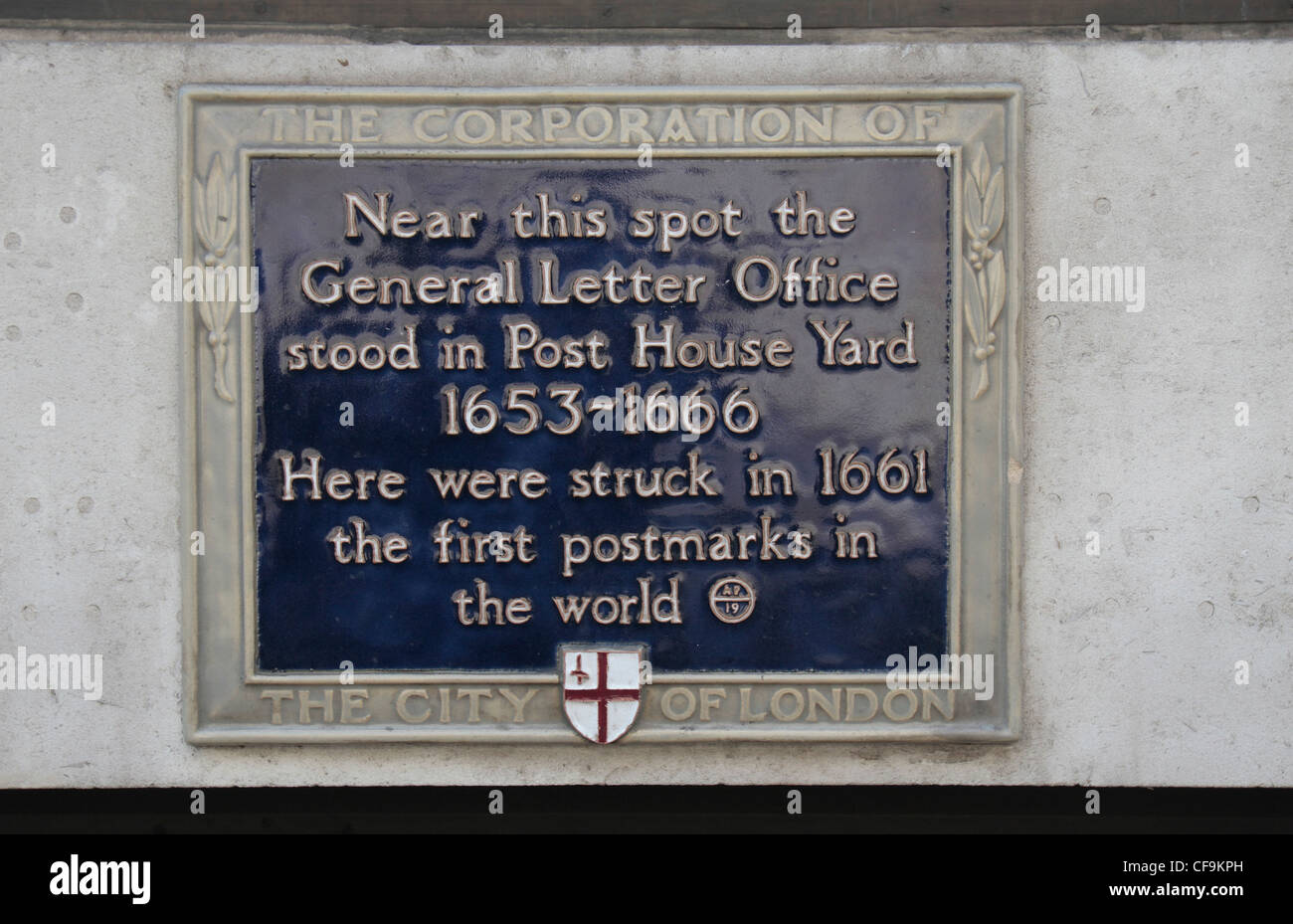 Plaque commemorating the General Letter Office, Post House Yard, on ...