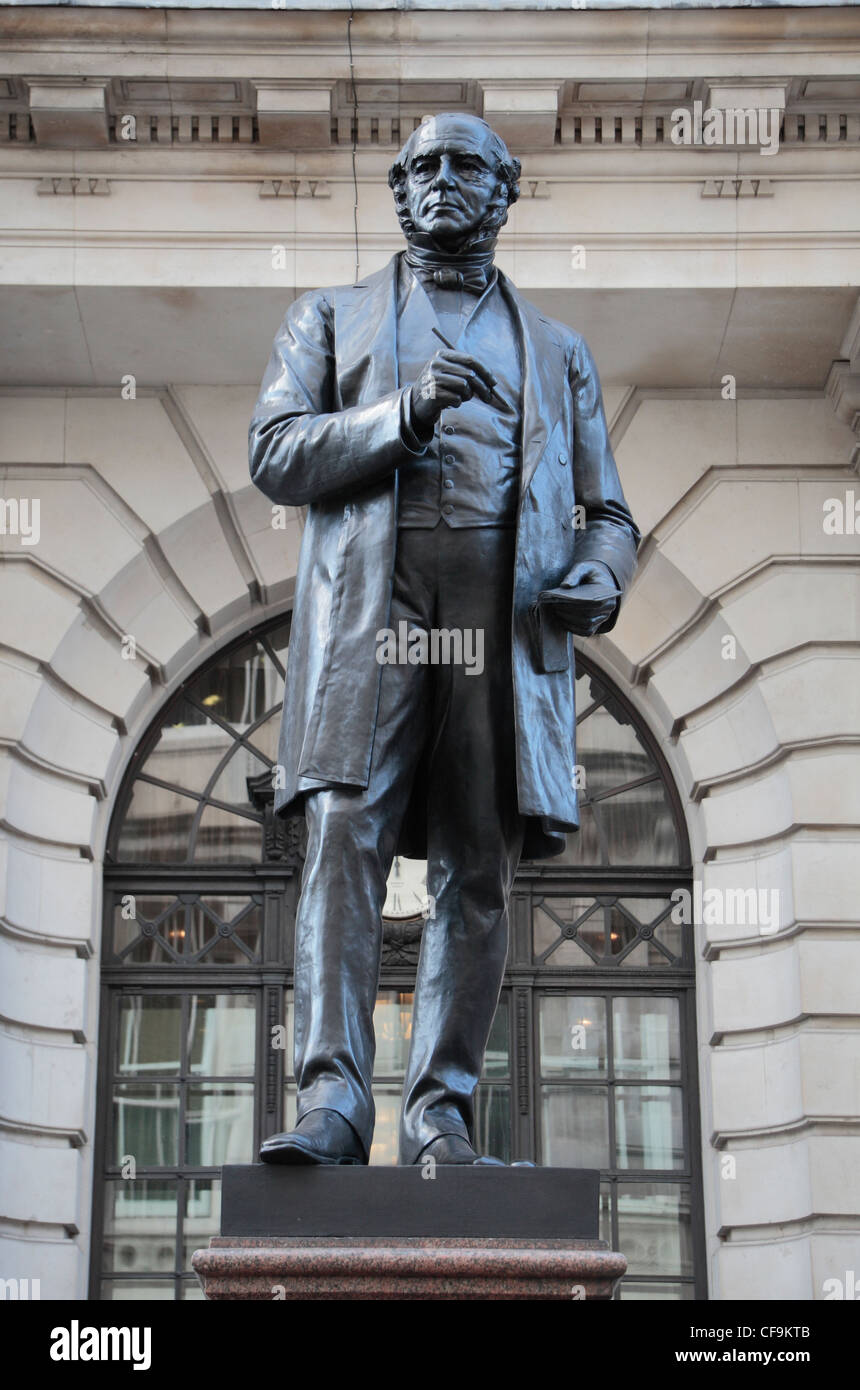 Statue sir rowland hill in hi-res stock photography and images - Alamy
