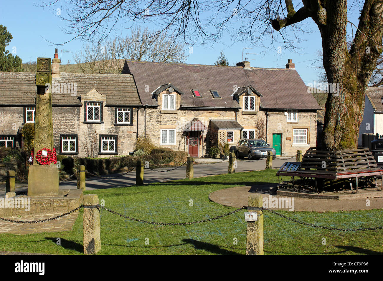 Village square, Castleton, Derbyshire, Peak District National Park ...