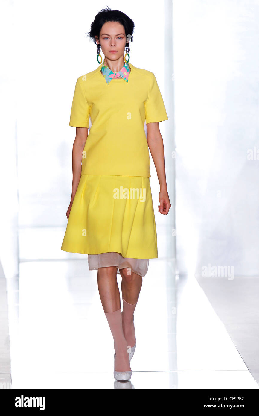 Marni Milan Ready to WearSpringSummer 2012 Stock Photo - Alamy