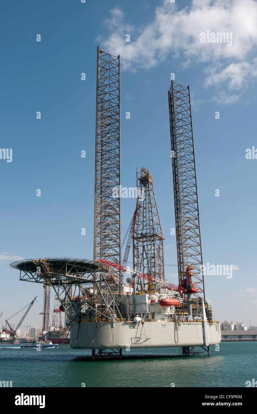 Jack up legs hi-res stock photography and images - Alamy