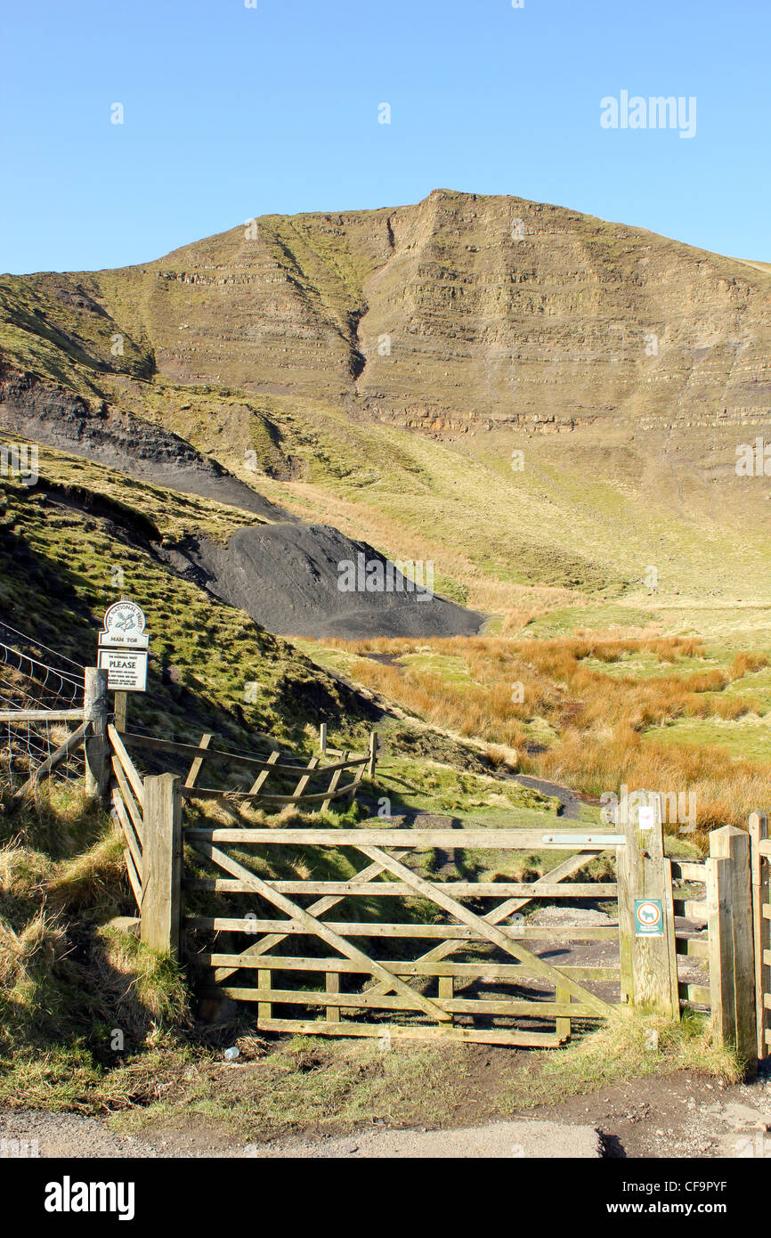 Mam Tor, Near Castleton, Peak District National Park, Derbyshire ...