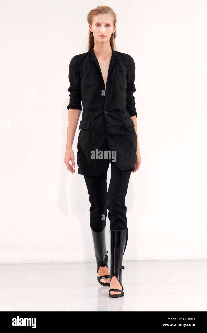 Nicholas Andreas Taralis Paris Ready to Wear Spring Summer 2012 Stock ...