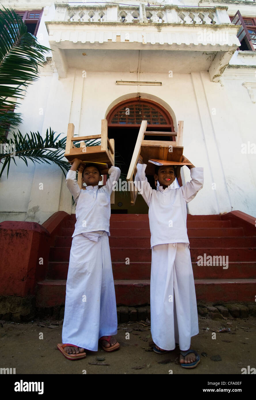 Boys in classroom back of heads hi-res stock photography and images - Alamy