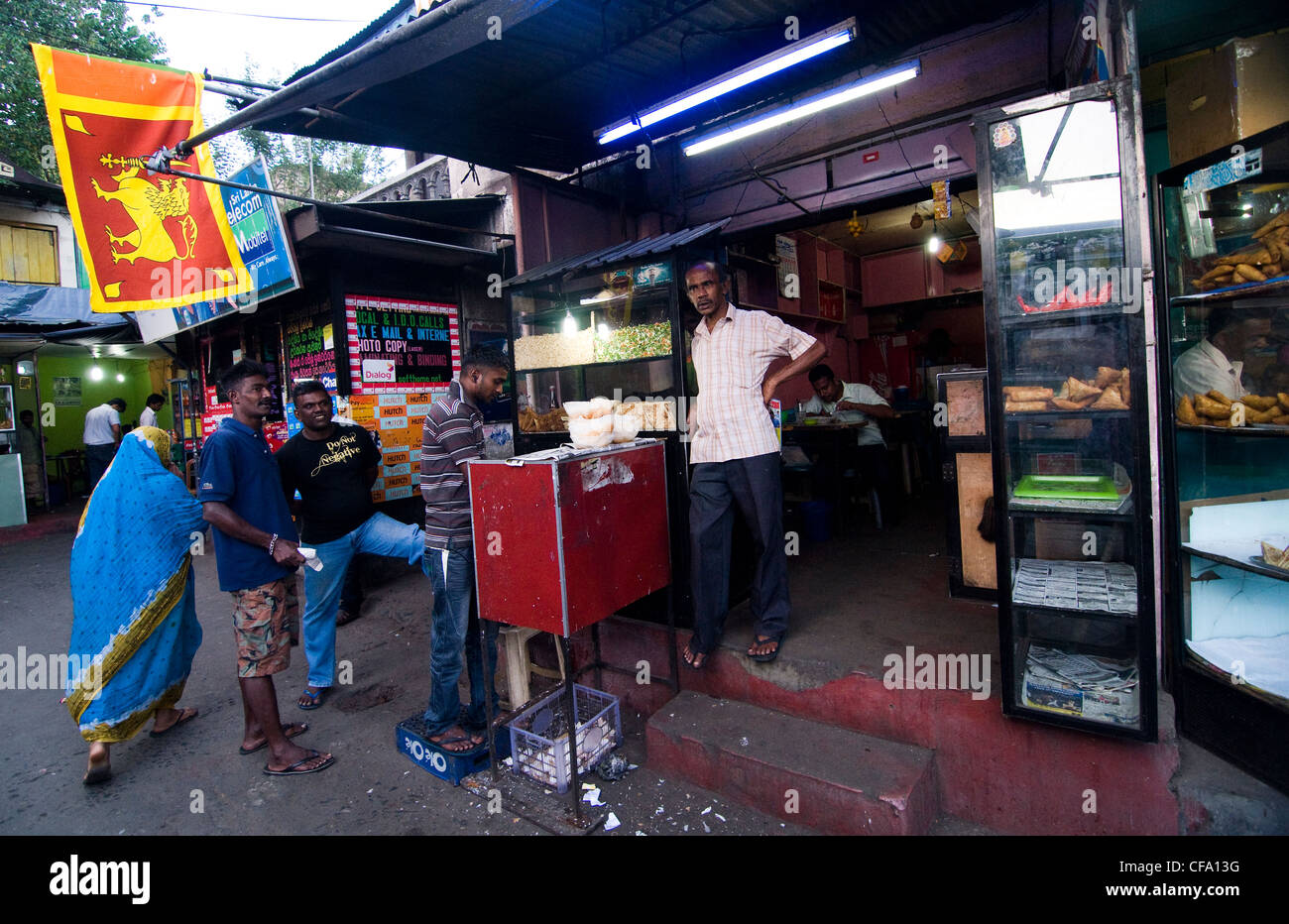 Sri lanka kandy bus station hi-res stock photography and images - Alamy