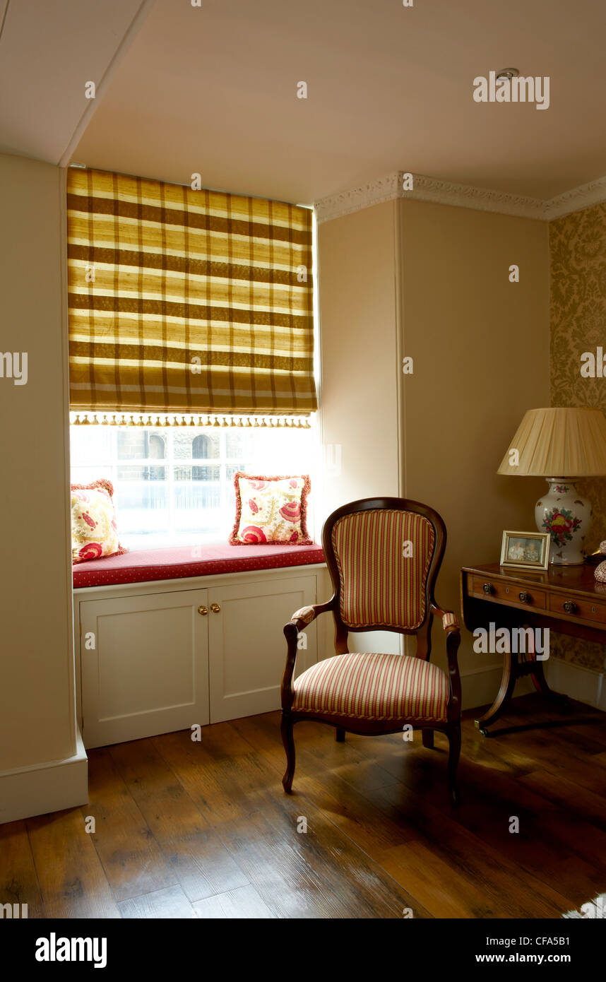 Victorian window frame interior hi-res stock photography and images - Alamy