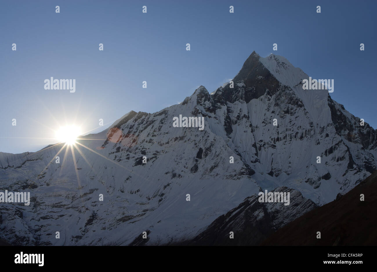 Himalaya mountains nepal peak annapurna hi-res stock photography and ...