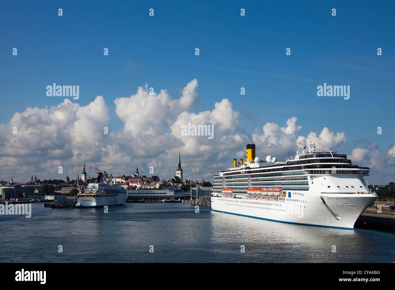 Estonia, Tallin, Tallinn, City, Harbour, old town, ships, cruising ...