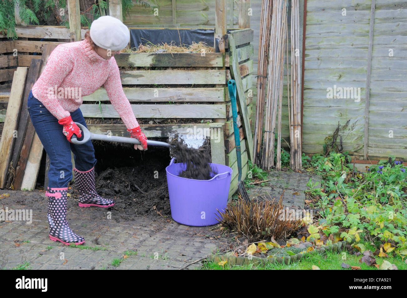 Composting garden bin hi-res stock photography and images - Alamy