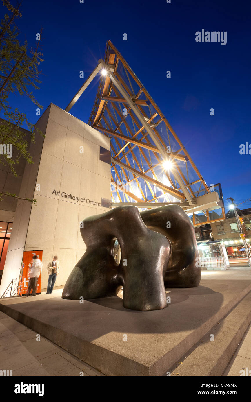 Henry moore sculpture hi-res stock photography and images - Alamy