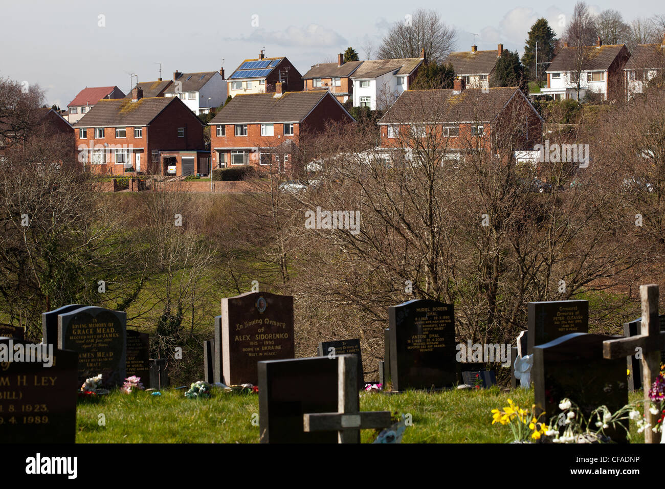 Houses overlooking cemetery hi-res stock photography and images - Alamy