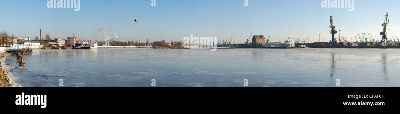 Kaliningrad port hi-res stock photography and images - Alamy
