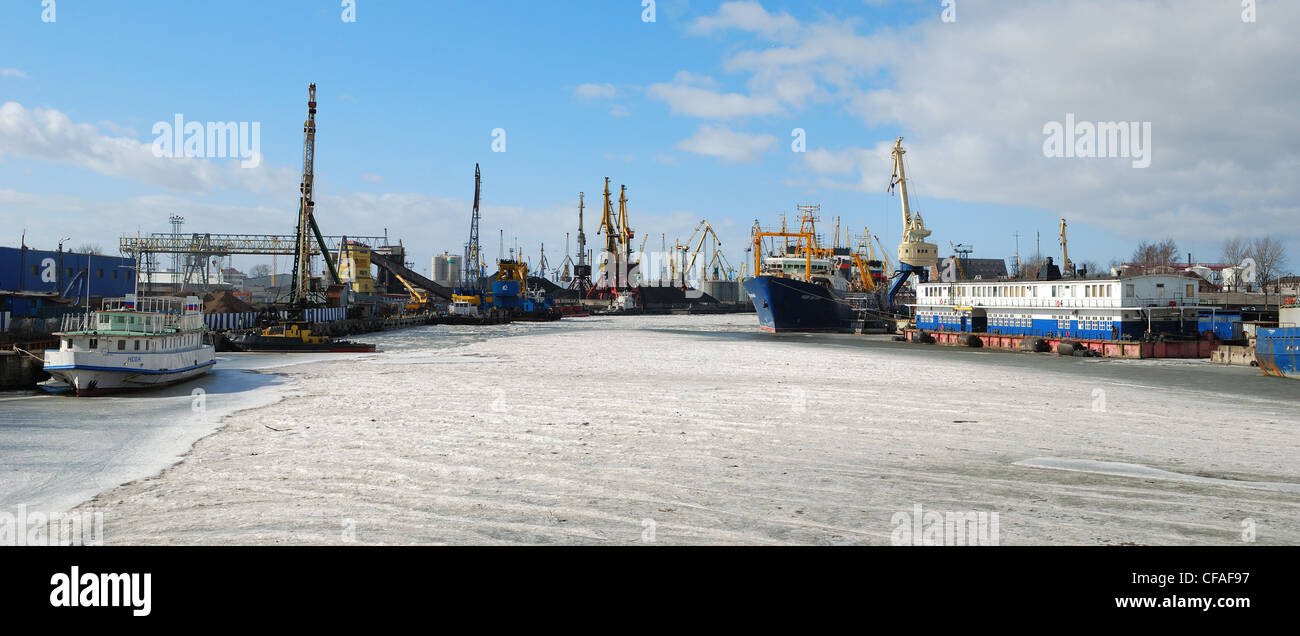 Kaliningrad port hi-res stock photography and images - Alamy