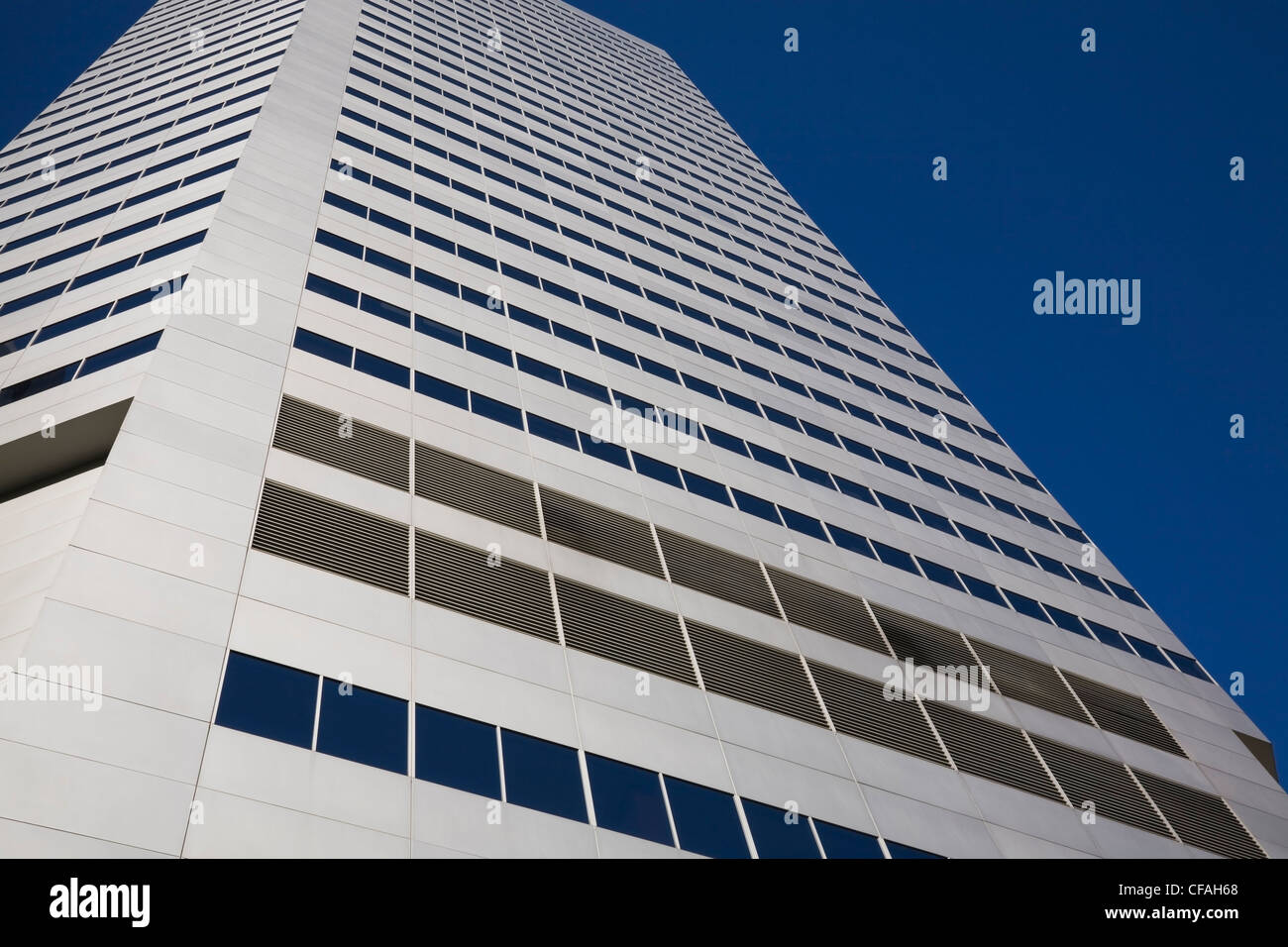 Horizontal architectural lines hi-res stock photography and images - Alamy