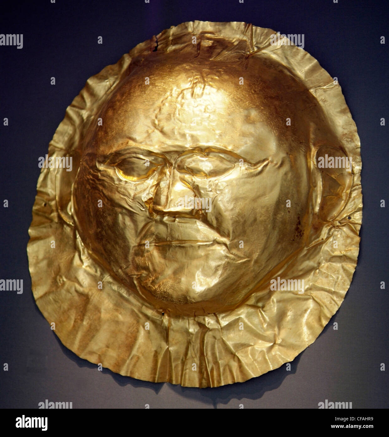 Gold death mask hi-res stock photography and images - Alamy