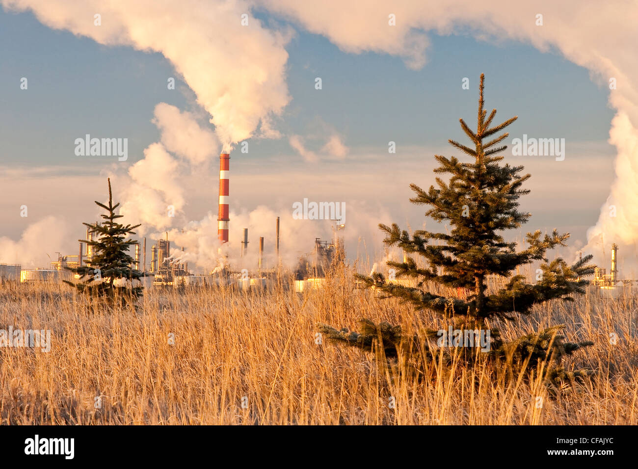 Oil refinery edmonton alberta canada hi-res stock photography and ...