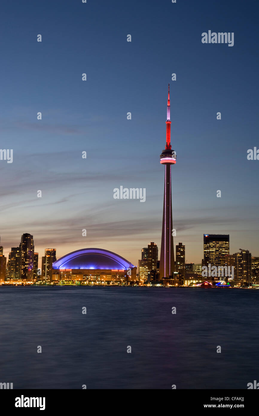 Toronto skyline viewed from center island hi-res stock photography and ...