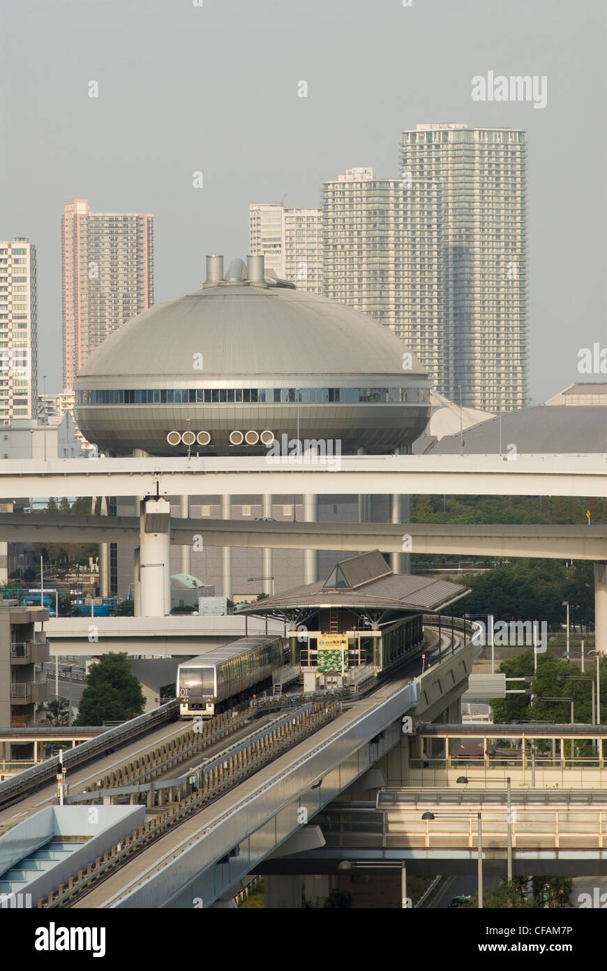 Yurikamome Line train in Odaiba, Tokyo, Japan Stock Photo - Alamy
