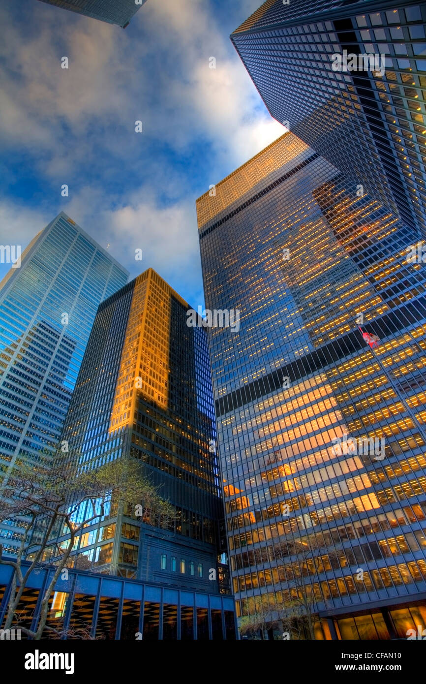 Ontario toronto office towers illuminated hi-res stock photography and ...