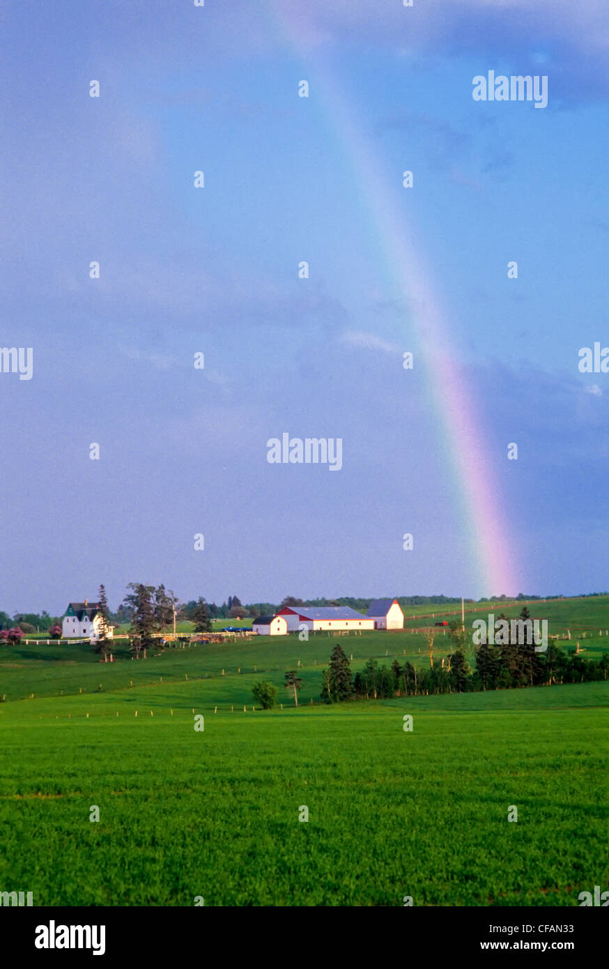 Rainbow over farmhouse hi-res stock photography and images - Alamy
