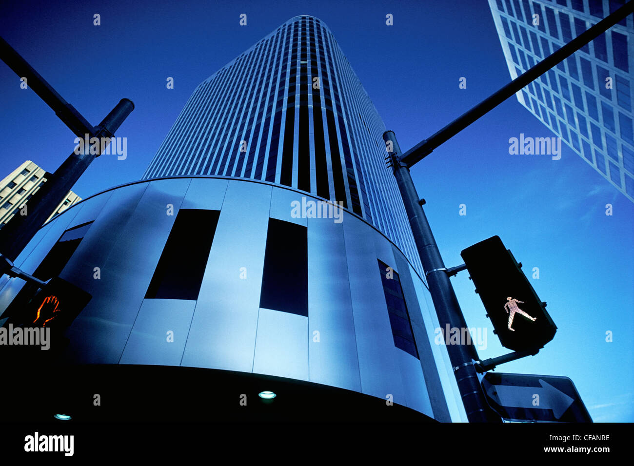 Government of canada office building hi-res stock photography and ...
