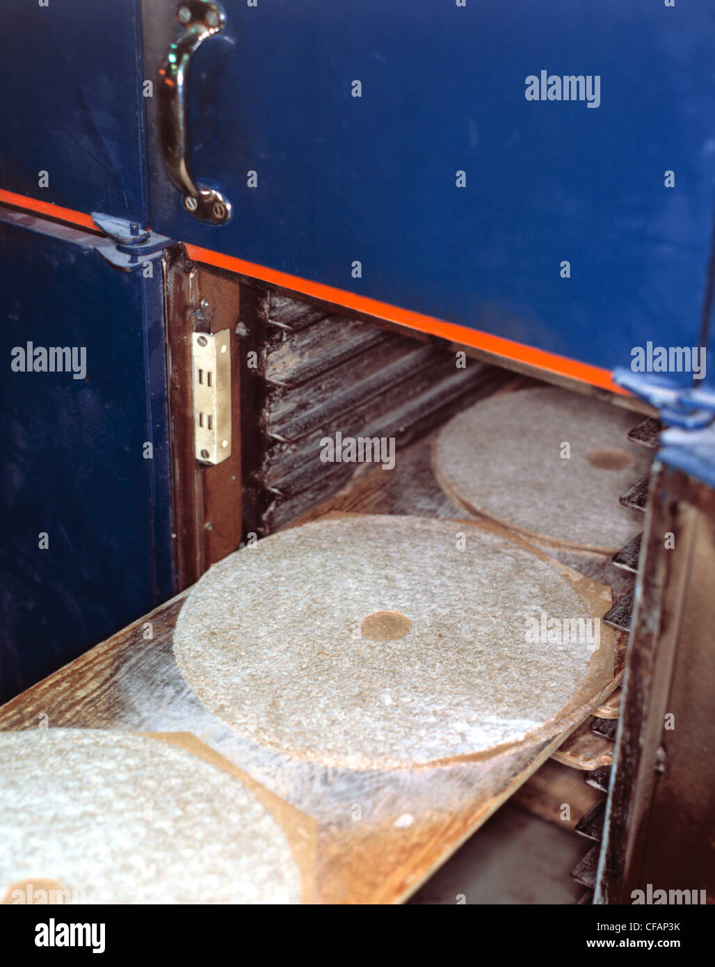 Dough before oven hi-res stock photography and images - Alamy