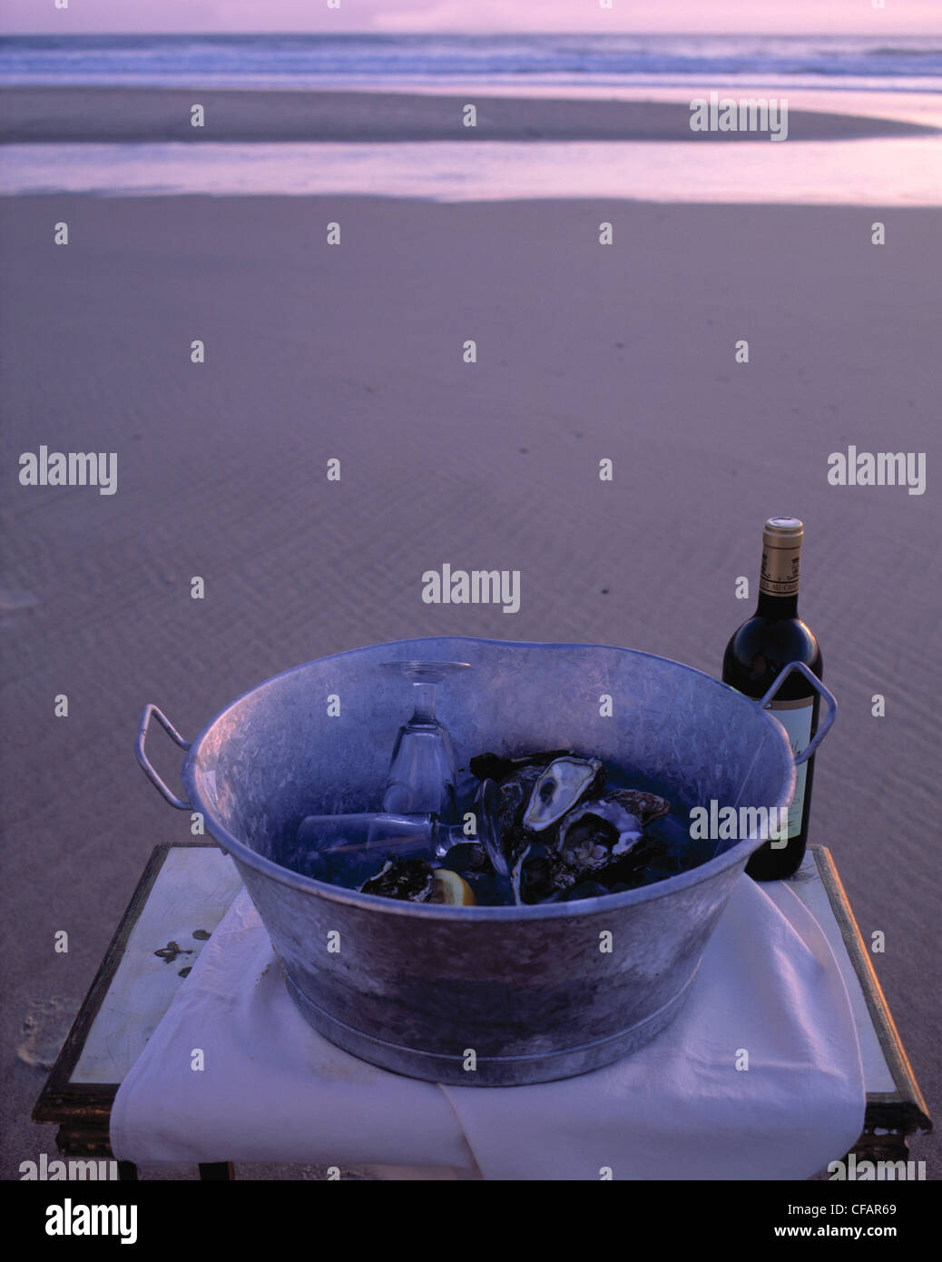 Oysters On Rocks High Resolution Stock Photography and Images - Alamy