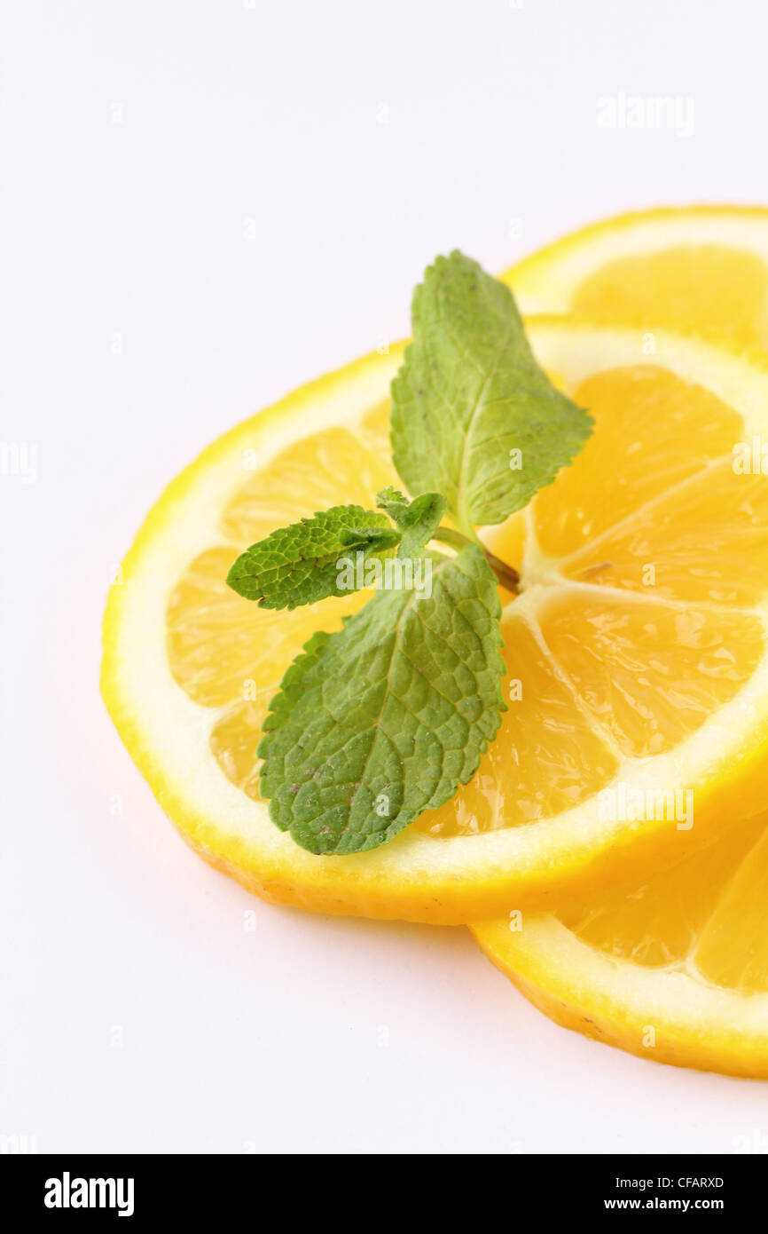 Half slice lemon mint hi-res stock photography and images - Alamy