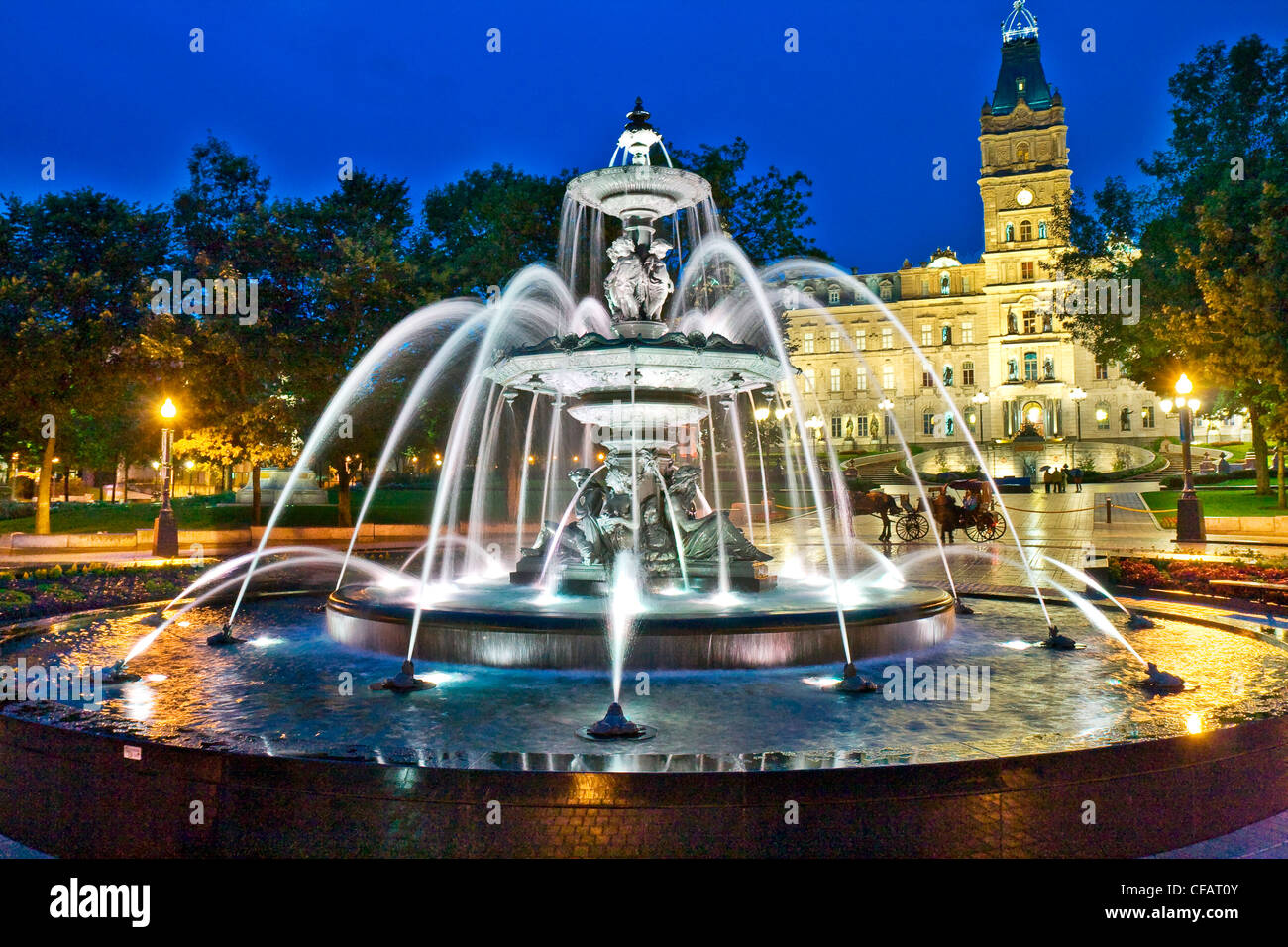 Place tourny and fountain hi-res stock photography and images - Alamy