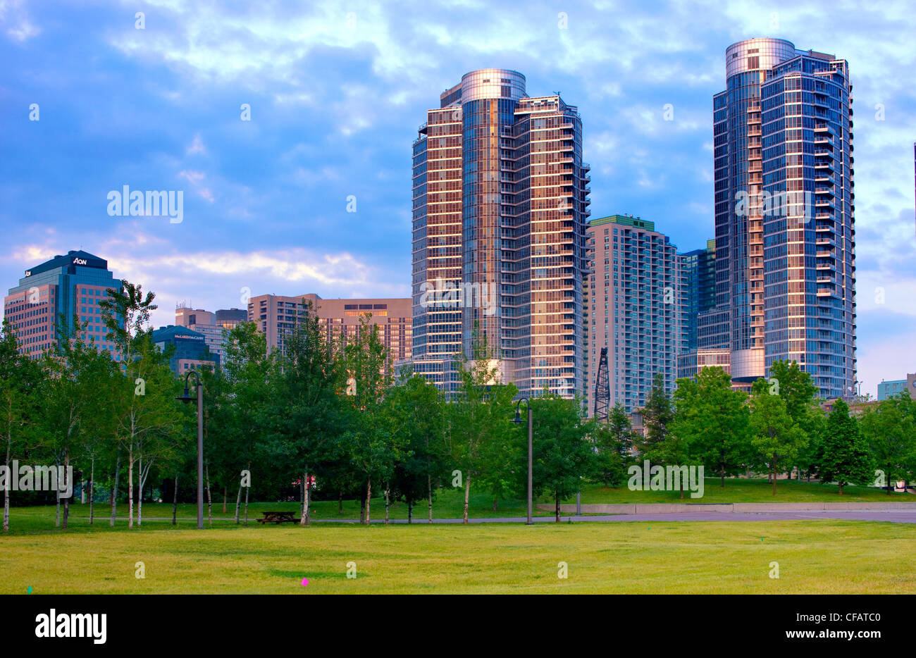 Toronto park picnic table hi-res stock photography and images - Alamy