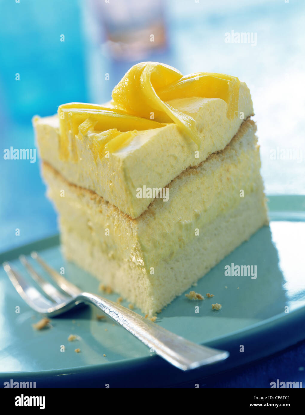Mango layer cake Stock Photo - Alamy