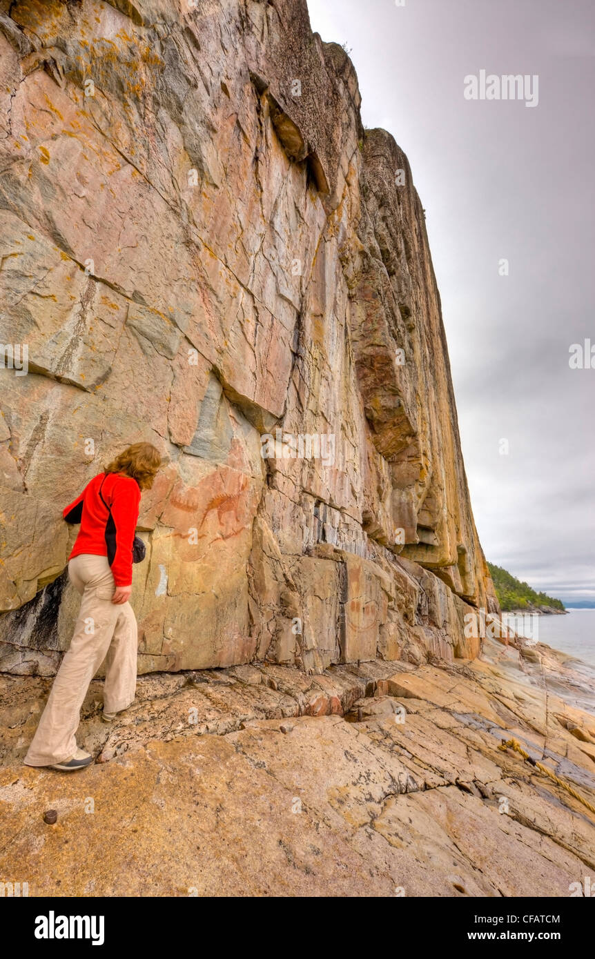 Aboriginal pictographs hi-res stock photography and images - Alamy